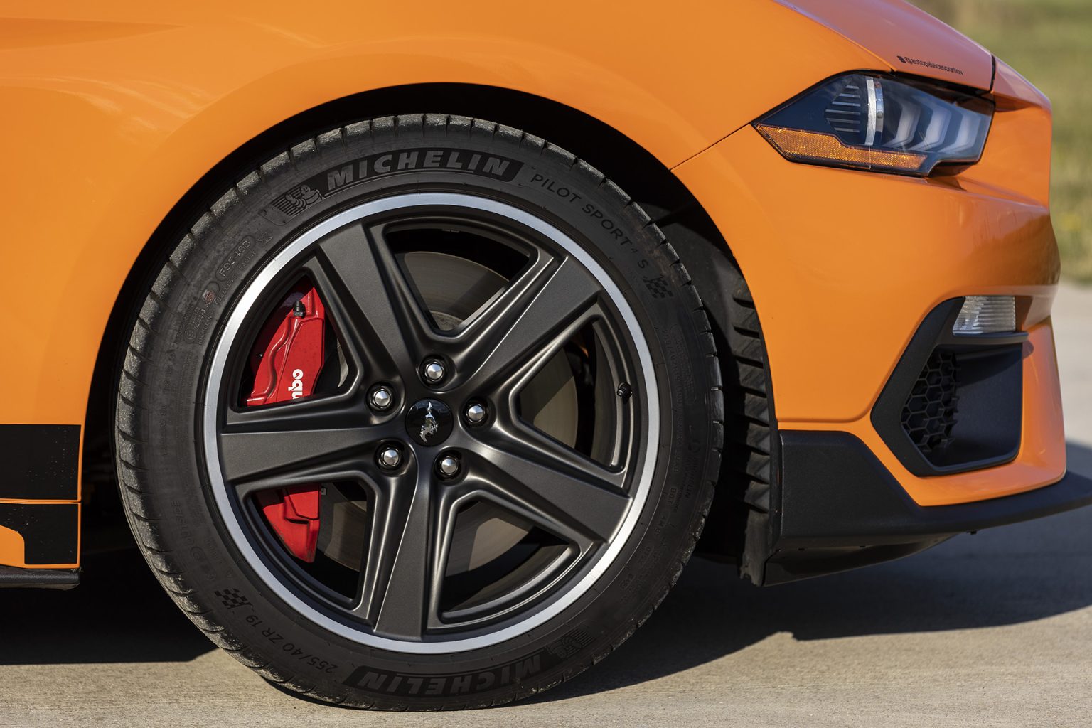 Test Ford Mustang Mach 1: Umí více než jen bourat do lidí