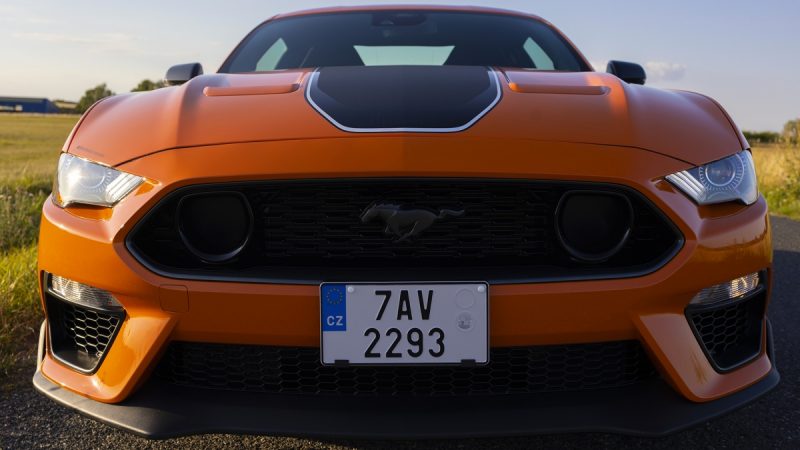 Test Ford Mustang Mach 1: Umí více než jen bourat do lidí