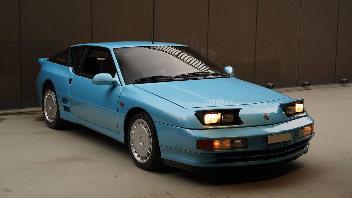 Auto, jako tohle, už žádná automobilka nevyrobí: Jediná Alpine Blue A610