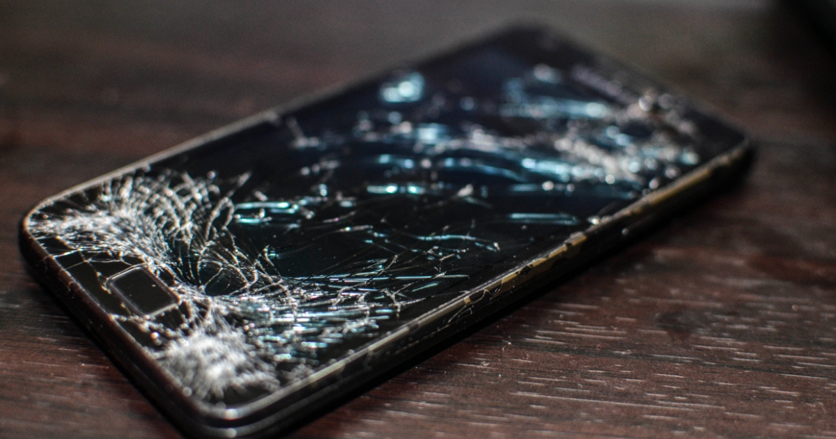 V autě byste měli vozit rozbitý mobilní telefon. Zachrání vás to před ...