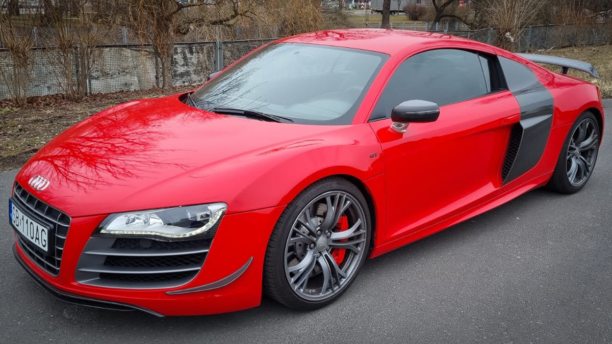 Leoš Mareš má vkus. K prodeji nabízí Audi R8, stojí méně než Octavia
