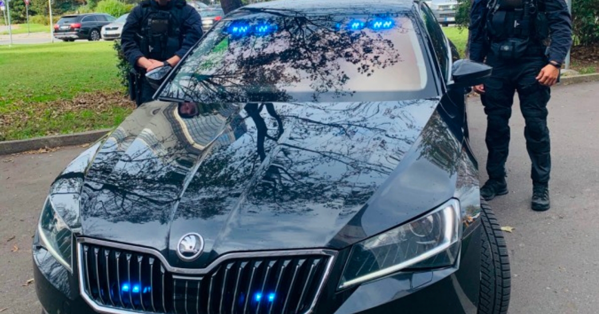 19letý řidič BMW „jel“ po dálnici 283 km/h. Nyní půjde do vězení: Video