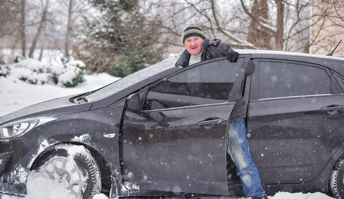 Tři největší chyby, kterých se řidiči dopouštějí v zimě. A dělá je ...