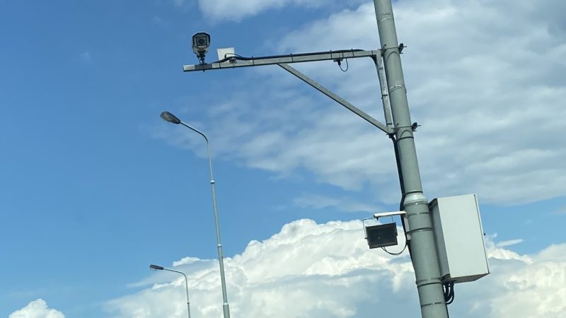 Mapa míst: Kde radary v Praze měří rychlost a hlídají průjezd na červenou