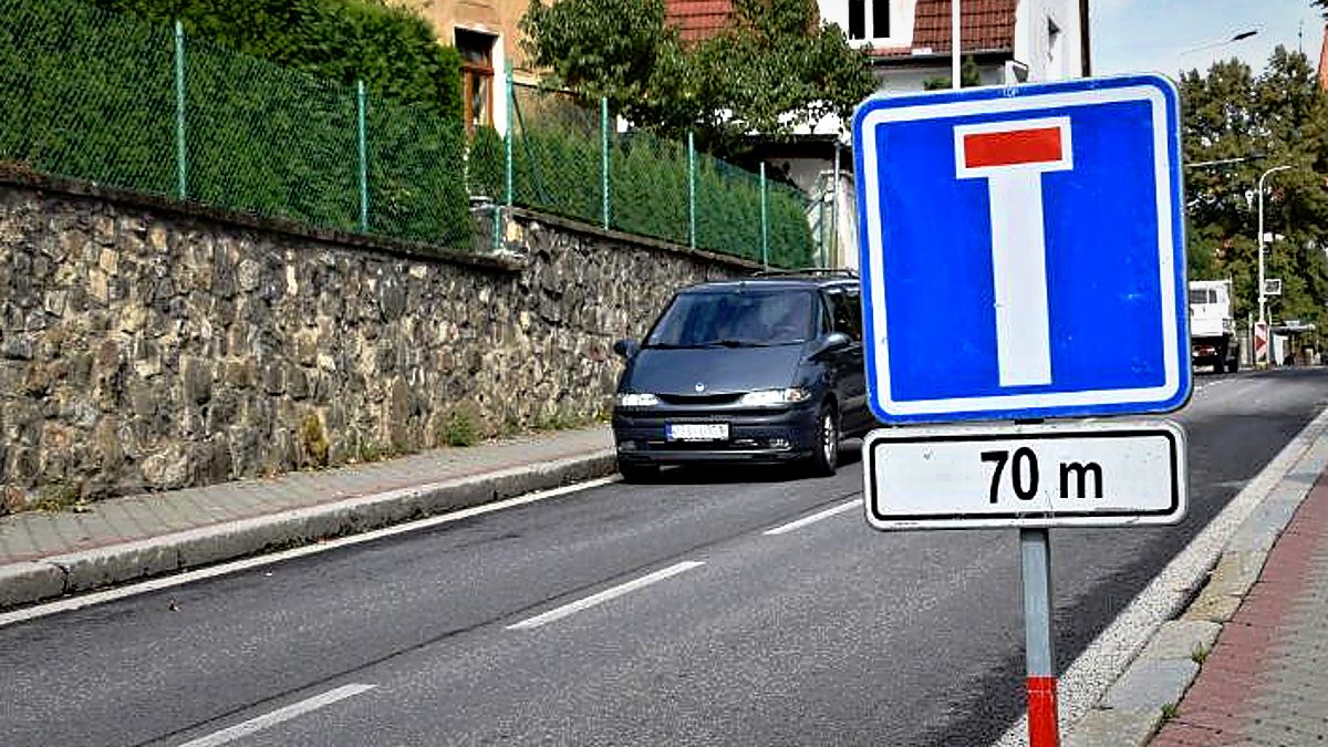 Slepá ulice je pastí na řidiče: Kdo se v ní otočí, zaplatí pokutu 20 000 Kč