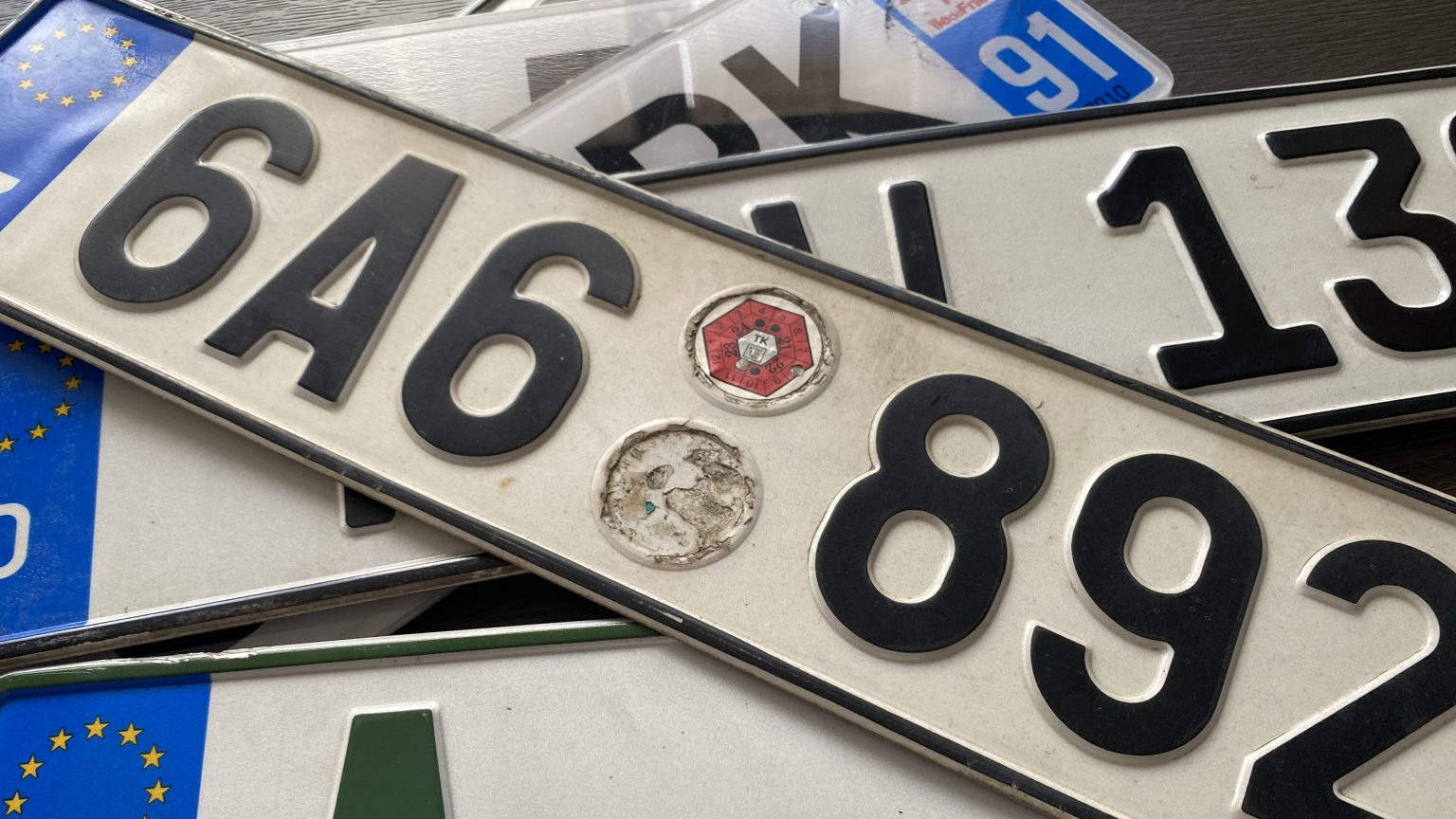 Trvale uzavřít všechny STK po celé ČR a zrušit povinné kontroly aut