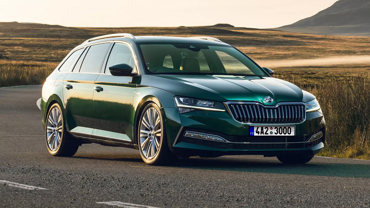 Škoda Superb RS oficiálně: Limitovaná edice 470 koní. Češi jásají radostí