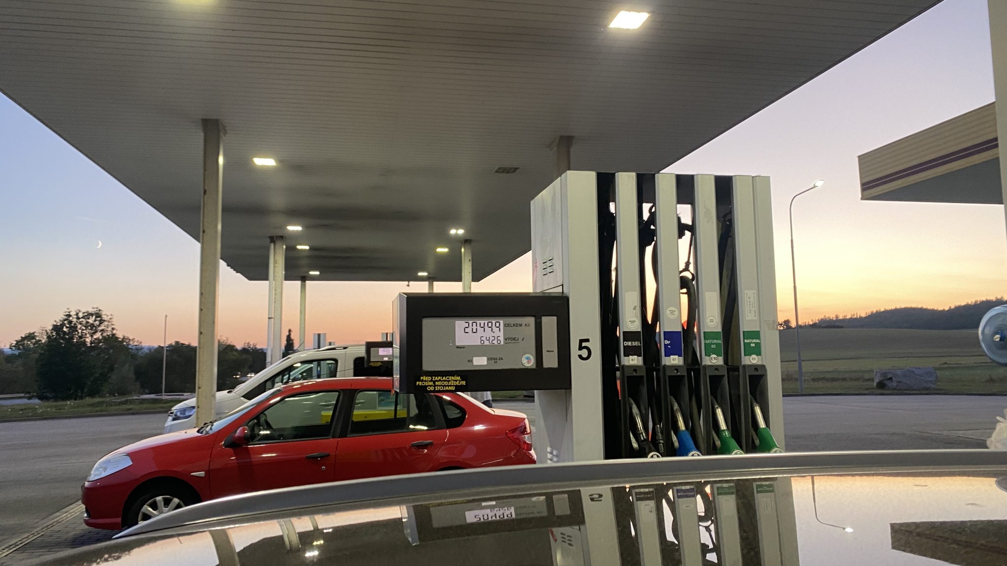 Tajemství za levnými pohonnými hmotami Tank ONO odhaleno
