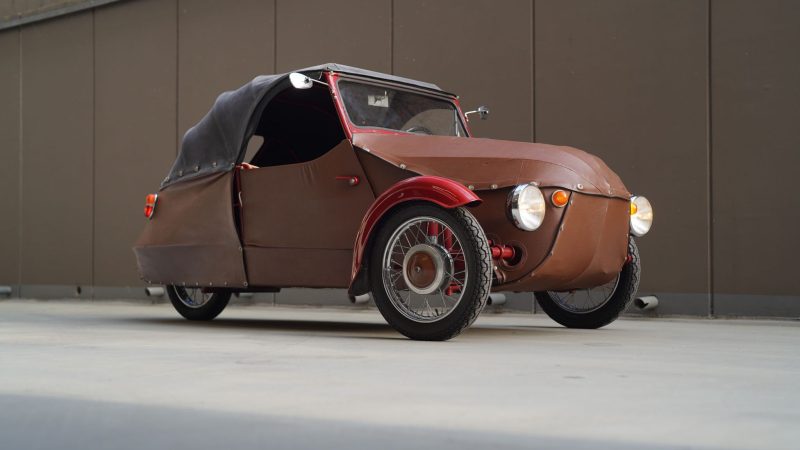 Velorex se vrací? Levná lidová a drahá supersportovní verze na fotkách