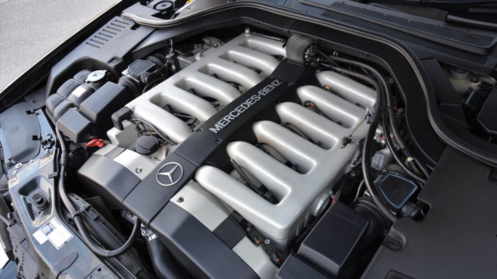 Zlaté české ručičky? Motory V12 montuje v Mercedesu už jen jediný člověk